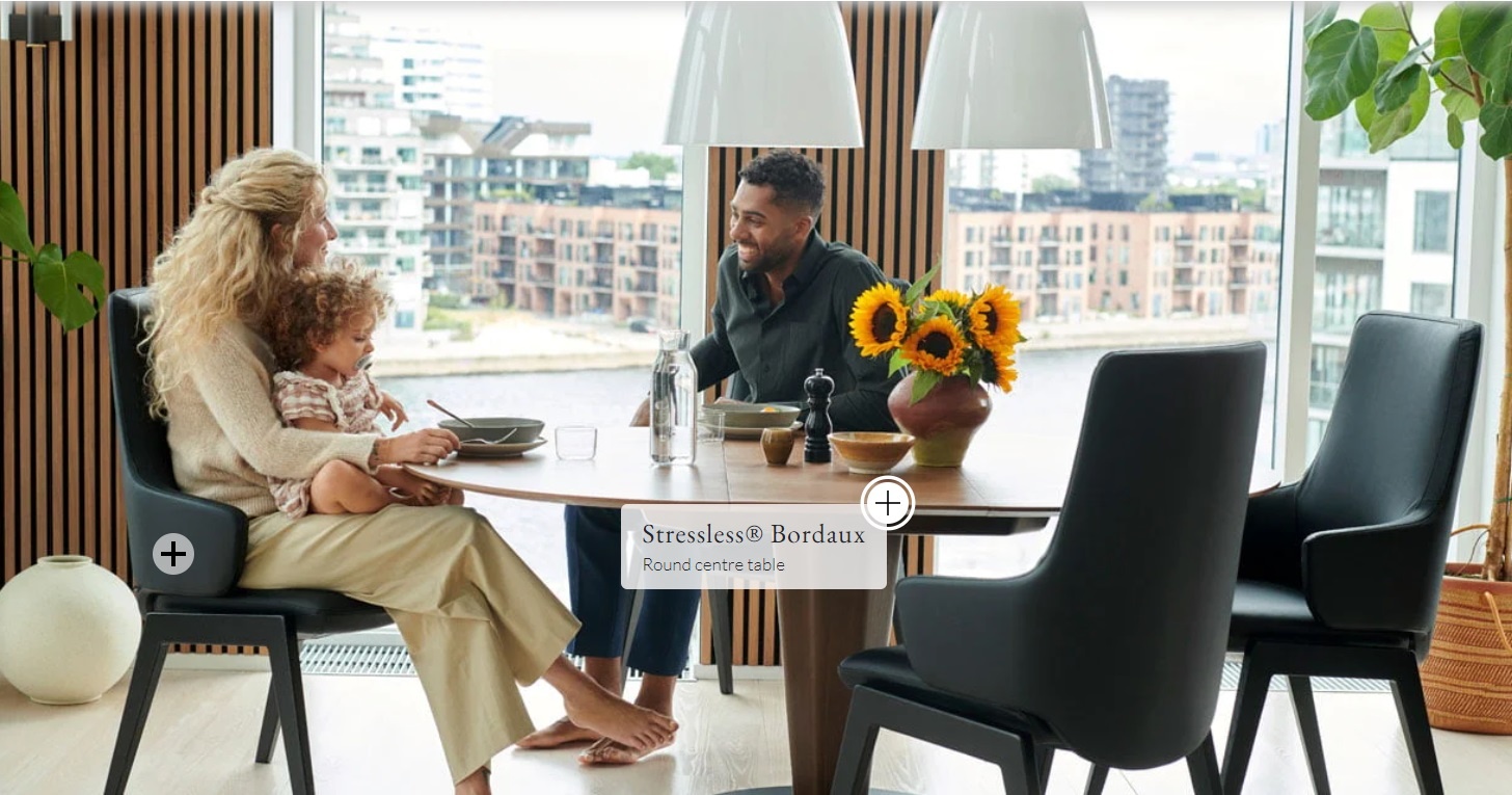 Stressless Bordeaux Round Table | Centerpiece